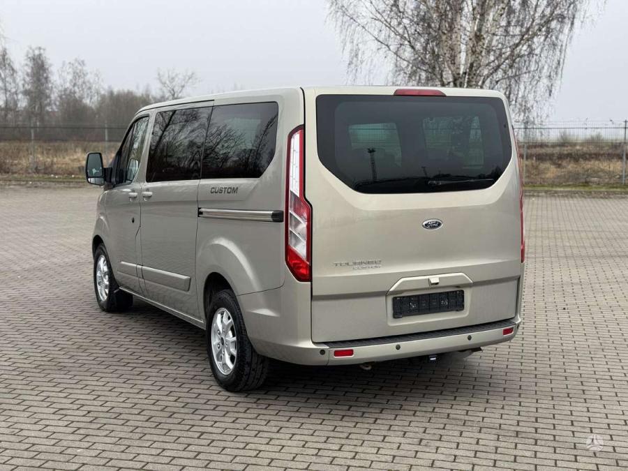 Yellow Ford Tourneo Custom 2013 in Marijampole, with an engine capacity of 2.20 L and mileage of 278 thousand km for 11600 €, photo 3 on AUTOMOTO.COM.LV
