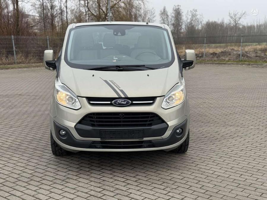 Yellow Ford Tourneo Custom 2013 in Marijampole, with an engine capacity of 2.20 L and mileage of 278 thousand km for 11600 €, photo 8 on AUTOMOTO.COM.LV