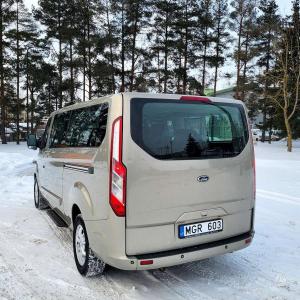 Dzeltens Ford Tourneo Custom 2015 Šauļi, ar dzinēja tilpumu 2.20 L un nobraukumu 300 tūkst. km par 11500 €, foto 18 vietnē AUTOMOTO.COM.LV