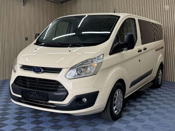 Yellow Ford Tourneo Custom 2018 in Marijampole, with an engine capacity of 2.00 L and mileage of 283 thousand km for 12900 €, photo 4 on AUTOMOTO.COM.LV