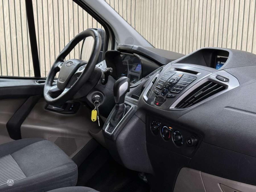 Dzeltens Ford Tourneo Custom 2018 Marijampole, ar dzinēja tilpumu 2.00 L un nobraukumu 283 tūkst. km par 12900 €, foto 17 vietnē AUTOMOTO.COM.LV