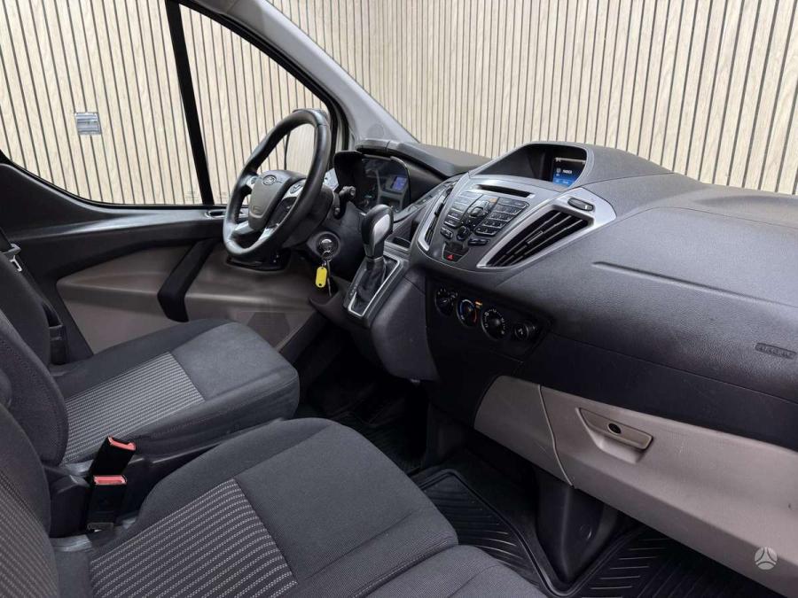 Dzeltens Ford Tourneo Custom 2018 Marijampole, ar dzinēja tilpumu 2.00 L un nobraukumu 283 tūkst. km par 12900 €, foto 28 vietnē AUTOMOTO.COM.LV