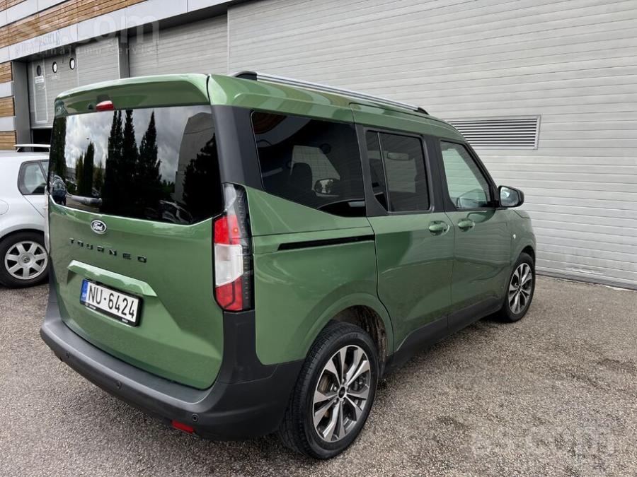 Zaļš Ford Tourneo 2024 Rīga, ar dzinēja tilpumu 1.00 L un nobraukumu 74 tūkst. km par 17995 €, foto 6 vietnē AUTOMOTO.COM.LV