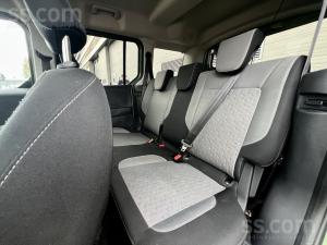 Zaļš Ford Tourneo 2024 Rīga, ar dzinēja tilpumu 1.00 L un nobraukumu 74 tūkst. km par 17995 €, foto 13 vietnē AUTOMOTO.COM.LV