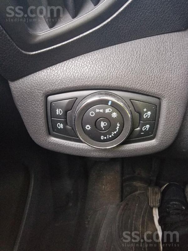 Pelēks Ford Tourneo 2014 Jelgava, ar dzinēja tilpumu 1.50 L un nobraukumu 216 tūkst. km par 5990 €, foto 3 vietnē AUTOMOTO.COM.LV