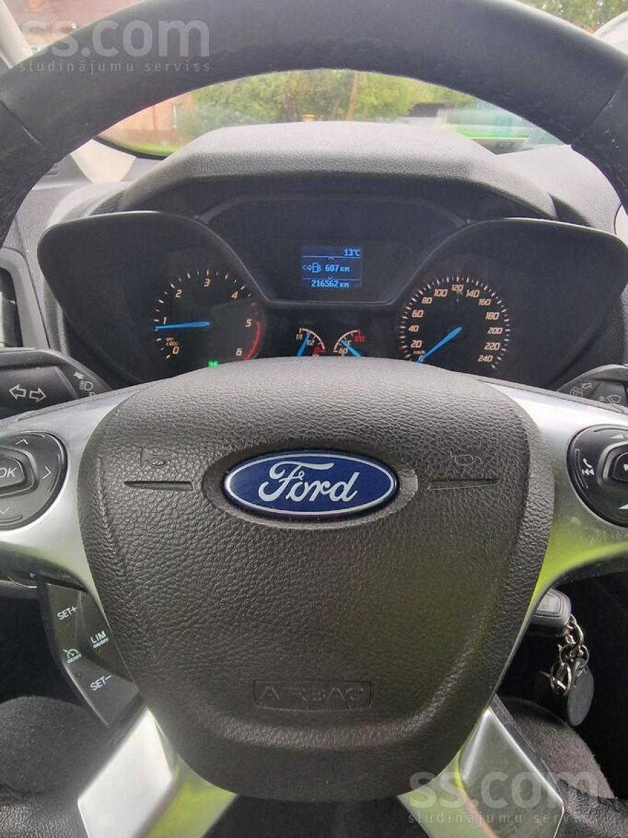 Pelēks Ford Tourneo 2014 Jelgava, ar dzinēja tilpumu 1.50 L un nobraukumu 216 tūkst. km par 5990 €, foto 4 vietnē AUTOMOTO.COM.LV