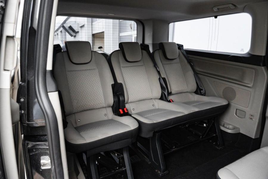 Grey Ford Tourneo 2018 in Riga, with an engine capacity of 2.00 L and mileage of 254 thousand km for 17900 €, photo 8 on AUTOMOTO.COM.LV