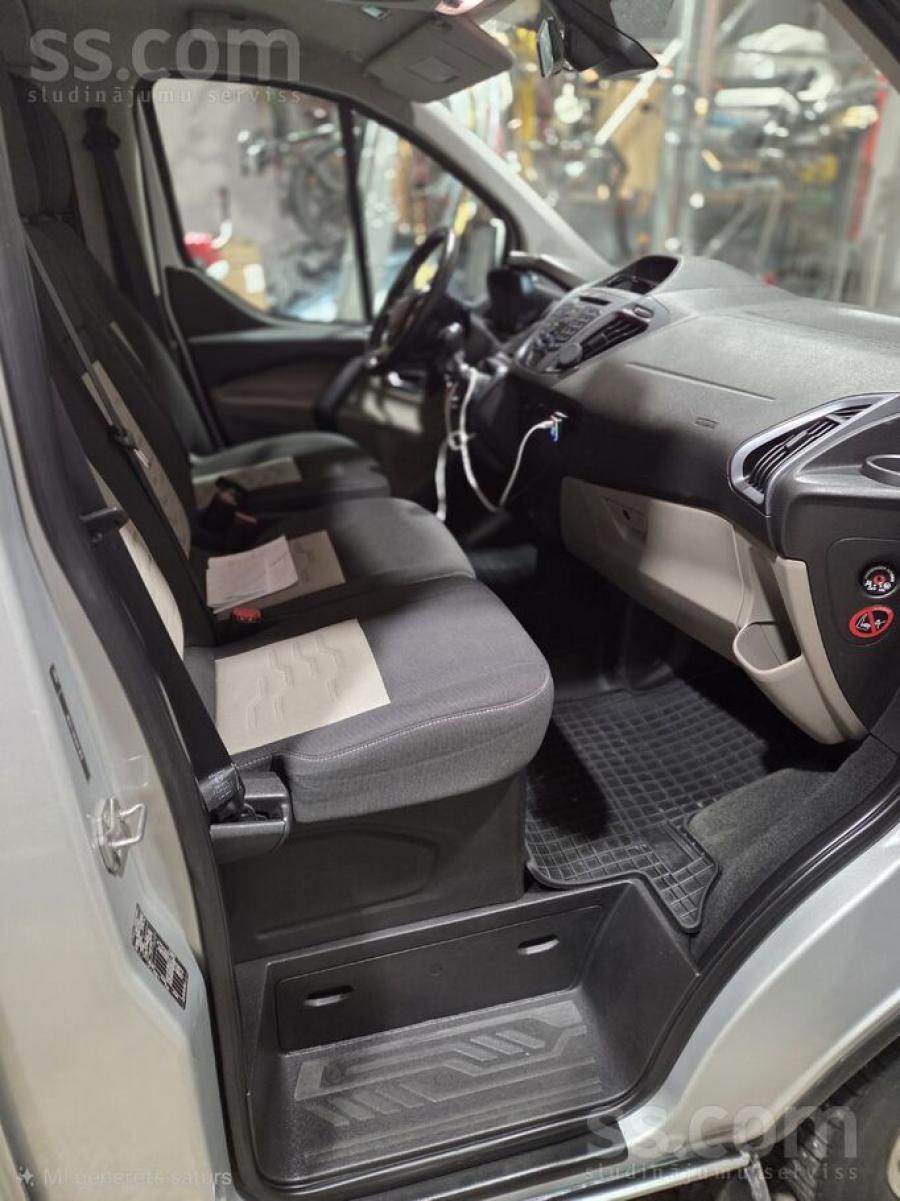 Grey Ford Tourneo 2013 in Riga, with an engine capacity of 2.20 L and mileage of 144 thousand km for 14500 €, photo 7 on AUTOMOTO.COM.LV