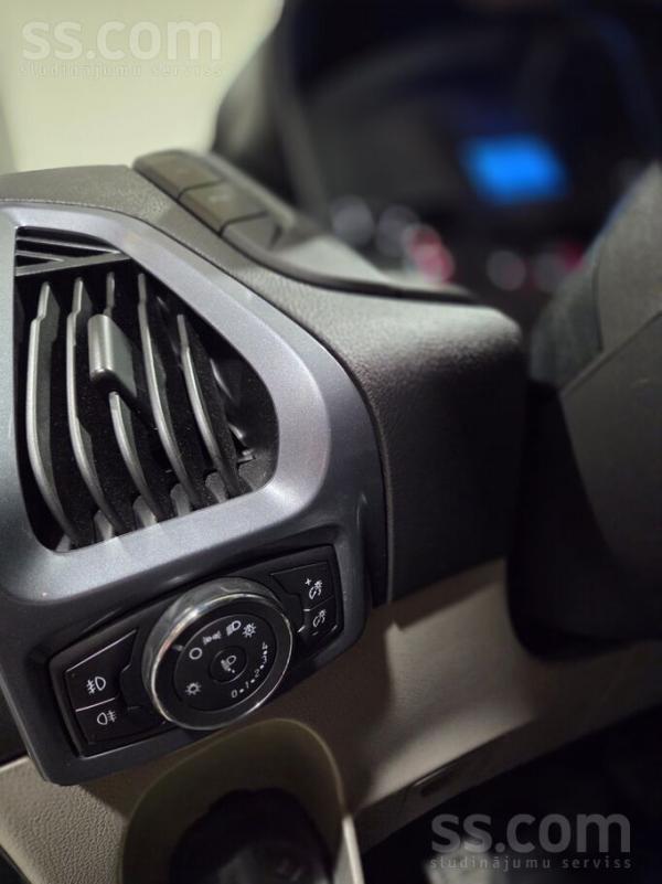 Pelēks Ford Tourneo 2013 Rīga, ar dzinēja tilpumu 2.20 L un nobraukumu 144 tūkst. km par 14500 €, foto 8 vietnē AUTOMOTO.COM.LV