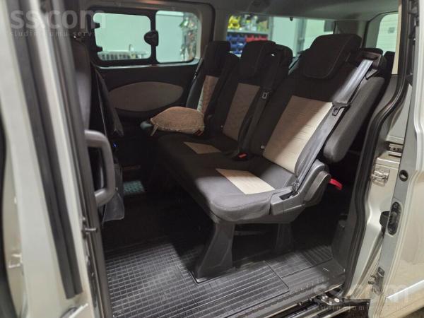 Pelēks Ford Tourneo 2013 Rīga, ar dzinēja tilpumu 2.20 L un nobraukumu 144 tūkst. km par 14500 €, foto 9 vietnē AUTOMOTO.COM.LV