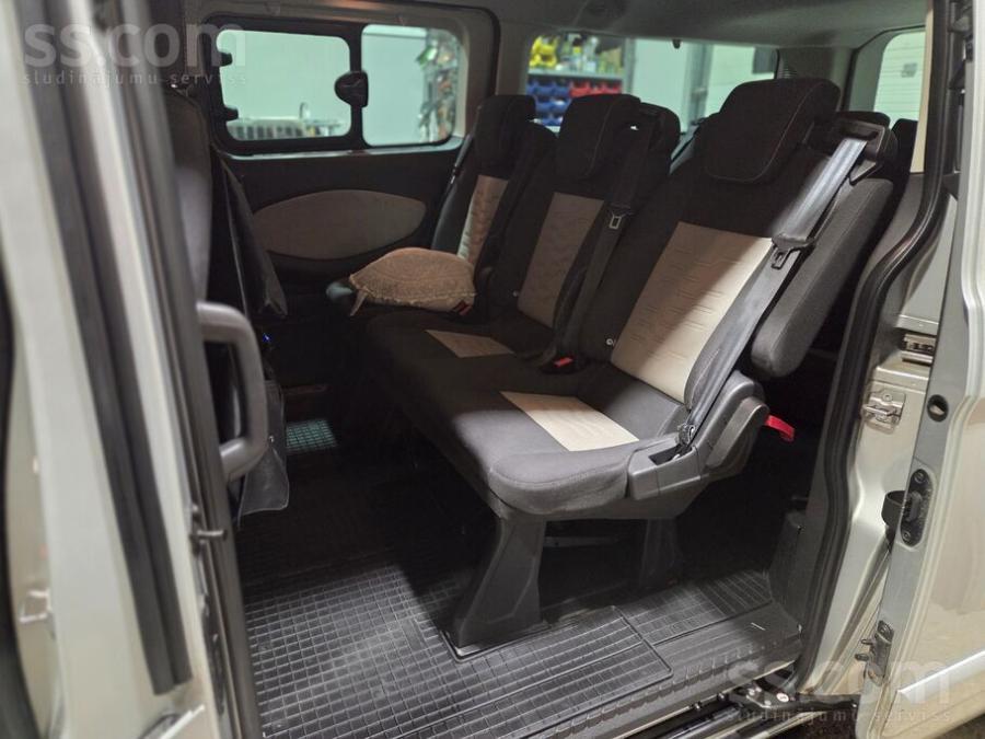 Grey Ford Tourneo 2013 in Riga, with an engine capacity of 2.20 L and mileage of 144 thousand km for 14500 €, photo 10 on AUTOMOTO.COM.LV