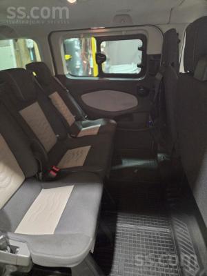 Grey Ford Tourneo 2013 in Riga, with an engine capacity of 2.20 L and mileage of 144 thousand km for 14500 €, photo 11 on AUTOMOTO.COM.LV