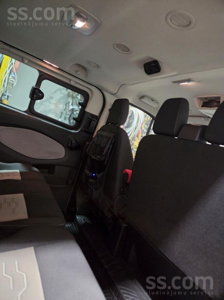 Grey Ford Tourneo 2013 in Riga, with an engine capacity of 2.20 L and mileage of 144 thousand km for 14500 €, photo 13 on AUTOMOTO.COM.LV
