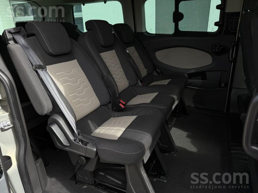 Grey Ford Tourneo 2014 in Tukums, with an engine capacity of 2.20 L and mileage of 169 thousand km for 14799 €, photo 10 on AUTOMOTO.COM.LV