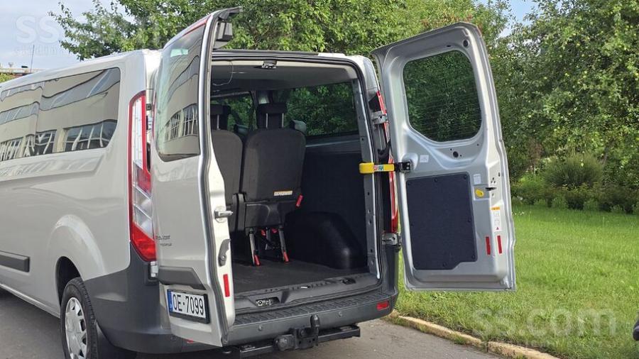 Pelēks Ford Tourneo 2015 Rīga, ar dzinēja tilpumu 2.20 L un nobraukumu 267 tūkst. km par 11300 €, foto 4 vietnē AUTOMOTO.COM.LV