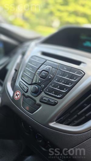 Pelēks Ford Tourneo 2015 Rīga, ar dzinēja tilpumu 2.20 L un nobraukumu 267 tūkst. km par 11300 €, foto 12 vietnē AUTOMOTO.COM.LV