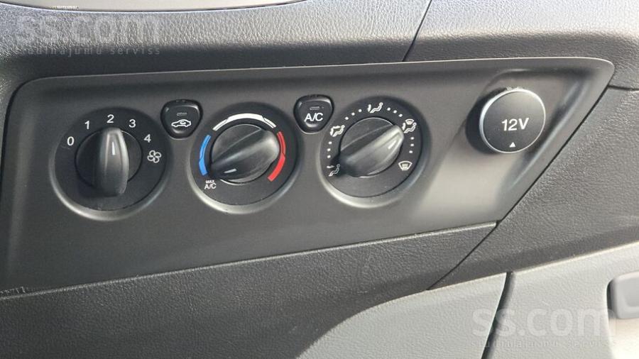 Pelēks Ford Tourneo 2015 Rīga, ar dzinēja tilpumu 2.20 L un nobraukumu 267 tūkst. km par 11300 €, foto 20 vietnē AUTOMOTO.COM.LV