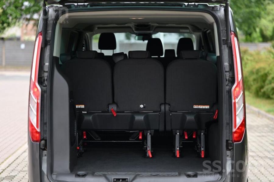 Pelēks Ford Tourneo 2016 Jelgava, ar dzinēja tilpumu 2.00 L un nobraukumu 174 tūkst. km par 15200 €, foto 10 vietnē AUTOMOTO.COM.LV