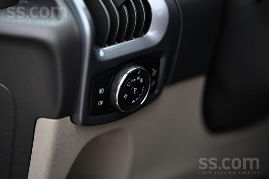 Pelēks Ford Tourneo 2016 Jelgava, ar dzinēja tilpumu 2.00 L un nobraukumu 174 tūkst. km par 15200 €, foto 15 vietnē AUTOMOTO.COM.LV