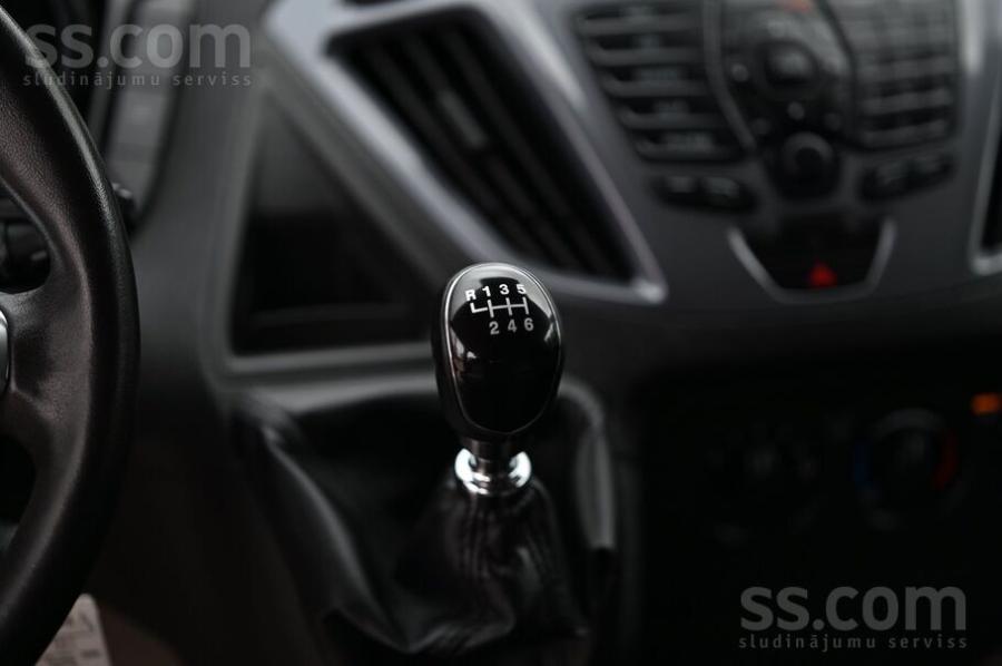 Pelēks Ford Tourneo 2016 Jelgava, ar dzinēja tilpumu 2.00 L un nobraukumu 174 tūkst. km par 15200 €, foto 17 vietnē AUTOMOTO.COM.LV