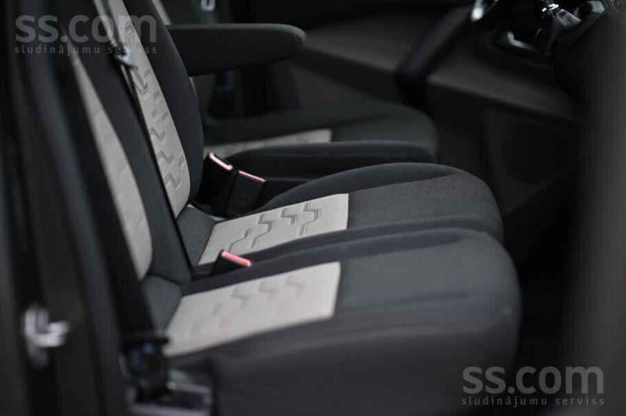 Pelēks Ford Tourneo 2016 Jelgava, ar dzinēja tilpumu 2.00 L un nobraukumu 174 tūkst. km par 15200 €, foto 19 vietnē AUTOMOTO.COM.LV