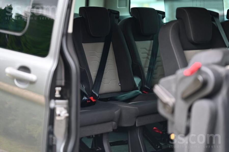 Pelēks Ford Tourneo 2016 Jelgava, ar dzinēja tilpumu 2.00 L un nobraukumu 174 tūkst. km par 15200 €, foto 23 vietnē AUTOMOTO.COM.LV