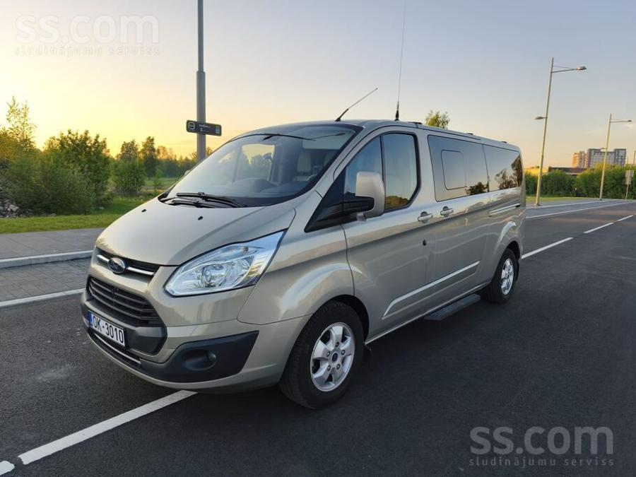 Pelēks Ford Tourneo 2016 Rīga, ar dzinēja tilpumu 2.00 L un nobraukumu 158 tūkst. km par 19800 €, foto 1 vietnē AUTOMOTO.COM.LV