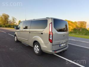 Pelēks Ford Tourneo 2016 Rīga, ar dzinēja tilpumu 2.00 L un nobraukumu 158 tūkst. km par 19800 €, foto 5 vietnē AUTOMOTO.COM.LV
