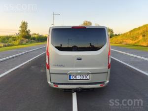 Pelēks Ford Tourneo 2016 Rīga, ar dzinēja tilpumu 2.00 L un nobraukumu 158 tūkst. km par 19800 €, foto 7 vietnē AUTOMOTO.COM.LV