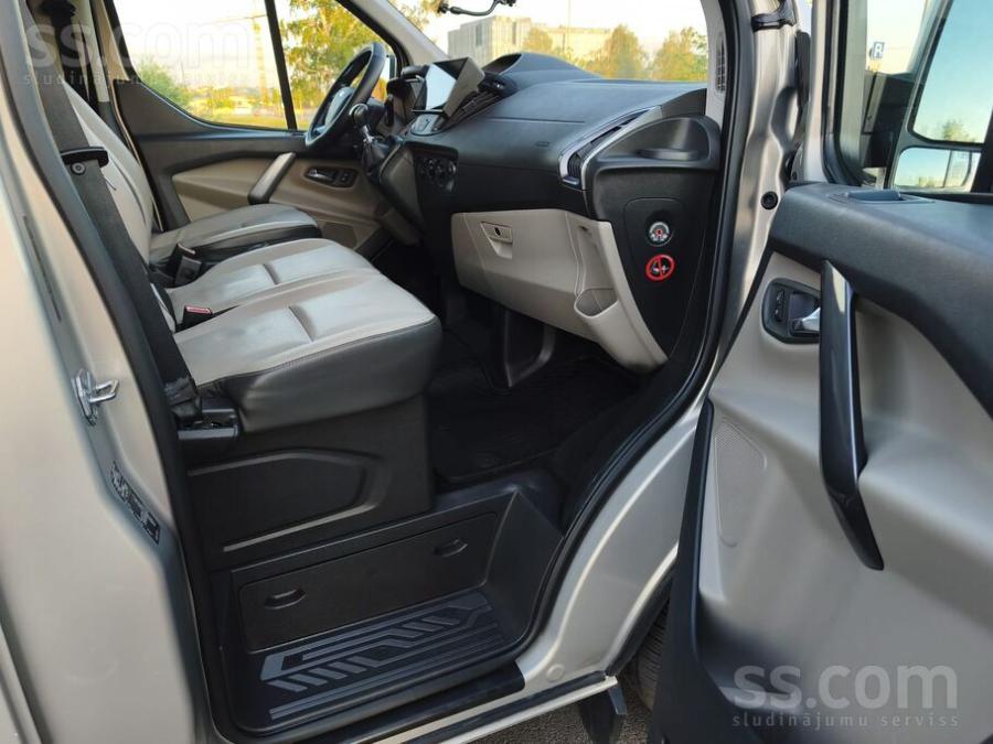 Pelēks Ford Tourneo 2016 Rīga, ar dzinēja tilpumu 2.00 L un nobraukumu 158 tūkst. km par 19800 €, foto 11 vietnē AUTOMOTO.COM.LV