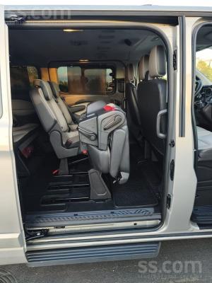 Pelēks Ford Tourneo 2016 Rīga, ar dzinēja tilpumu 2.00 L un nobraukumu 158 tūkst. km par 19800 €, foto 13 vietnē AUTOMOTO.COM.LV
