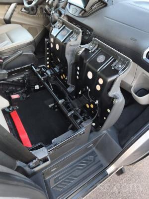 Pelēks Ford Tourneo 2016 Rīga, ar dzinēja tilpumu 2.00 L un nobraukumu 158 tūkst. km par 19800 €, foto 16 vietnē AUTOMOTO.COM.LV