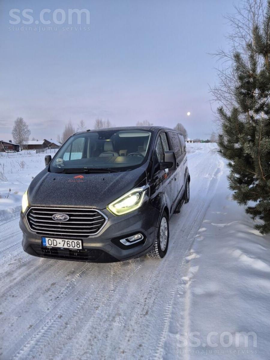 Pelēks Ford Tourneo 2019 Rīga, ar dzinēja tilpumu 2.00 L un nobraukumu 170 tūkst. km par 25410 €, foto 1 vietnē AUTOMOTO.COM.LV