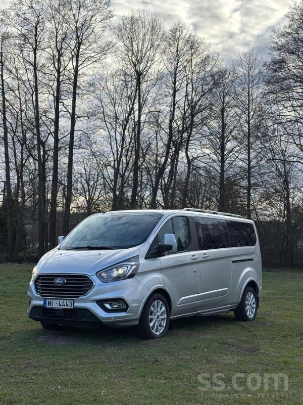 Grey Ford Tourneo 2019 in Riga, with an engine capacity of 2.00 L and mileage of 131 thousand km for 22590 €, photo 1 on AUTOMOTO.COM.LV