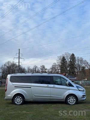 Grey Ford Tourneo 2019 in Riga, with an engine capacity of 2.00 L and mileage of 131 thousand km for 22590 €, photo 4 on AUTOMOTO.COM.LV
