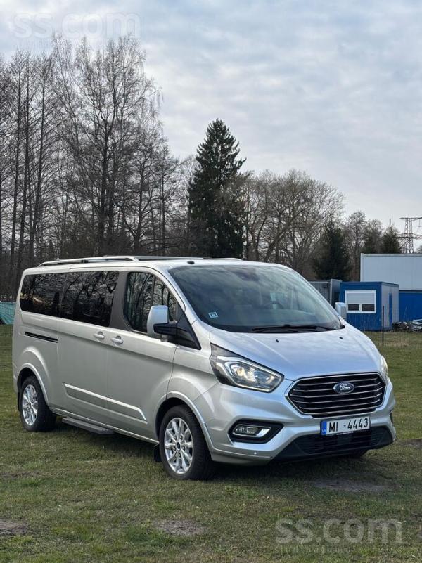 Grey Ford Tourneo 2019 in Riga, with an engine capacity of 2.00 L and mileage of 131 thousand km for 22590 €, photo 4 on AUTOMOTO.COM.LV