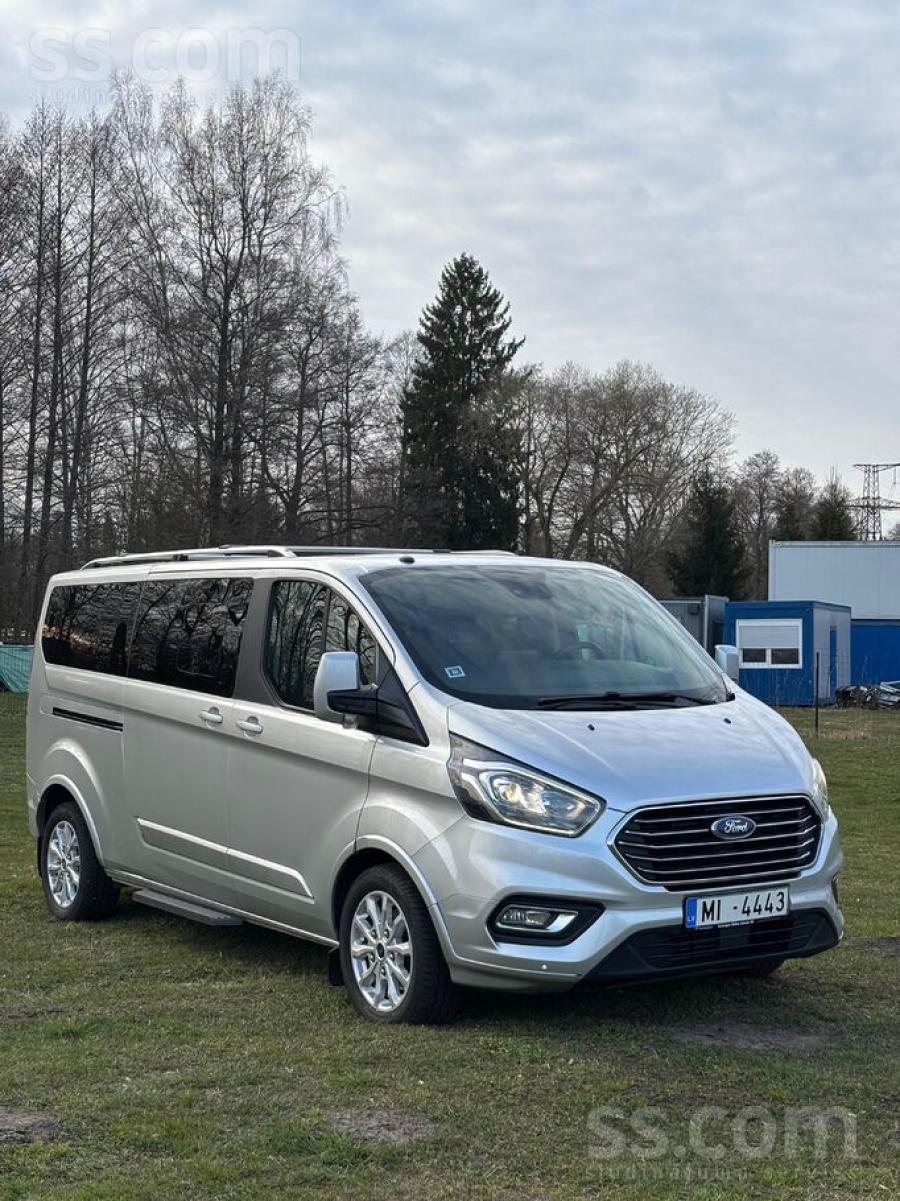 Grey Ford Tourneo 2019 in Riga, with an engine capacity of 2.00 L and mileage of 131 thousand km for 22590 €, photo 5 on AUTOMOTO.COM.LV
