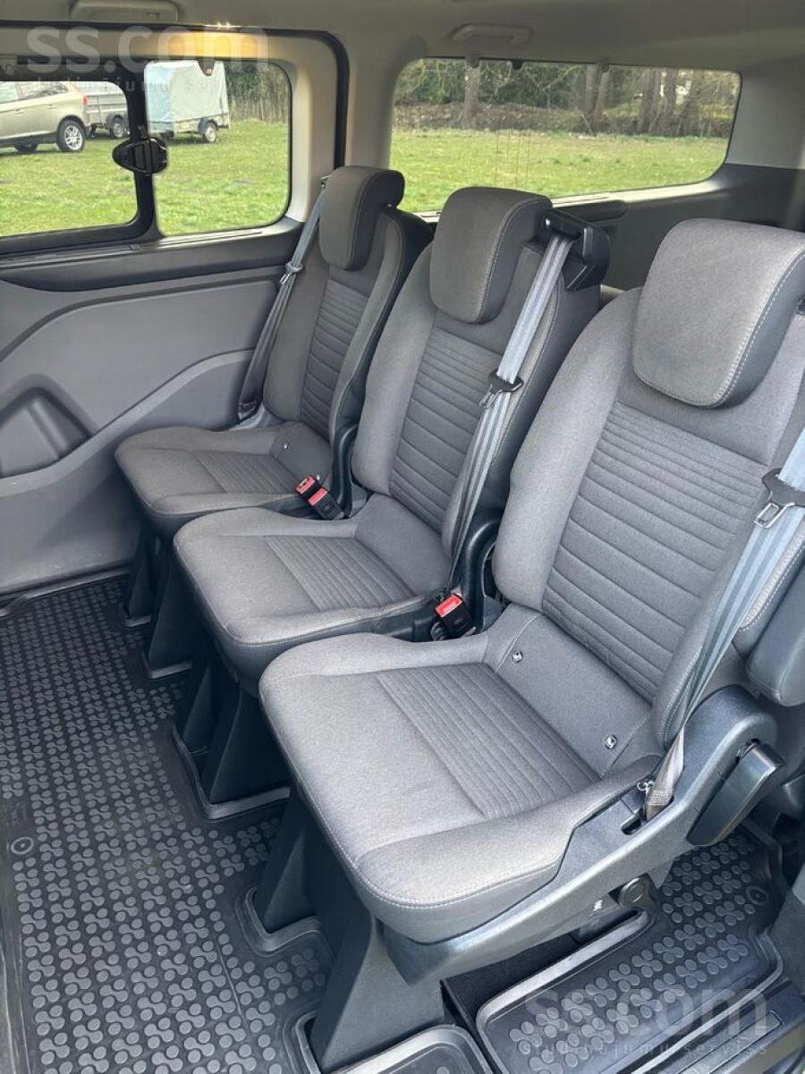 Grey Ford Tourneo 2019 in Riga, with an engine capacity of 2.00 L and mileage of 131 thousand km for 22590 €, photo 11 on AUTOMOTO.COM.LV