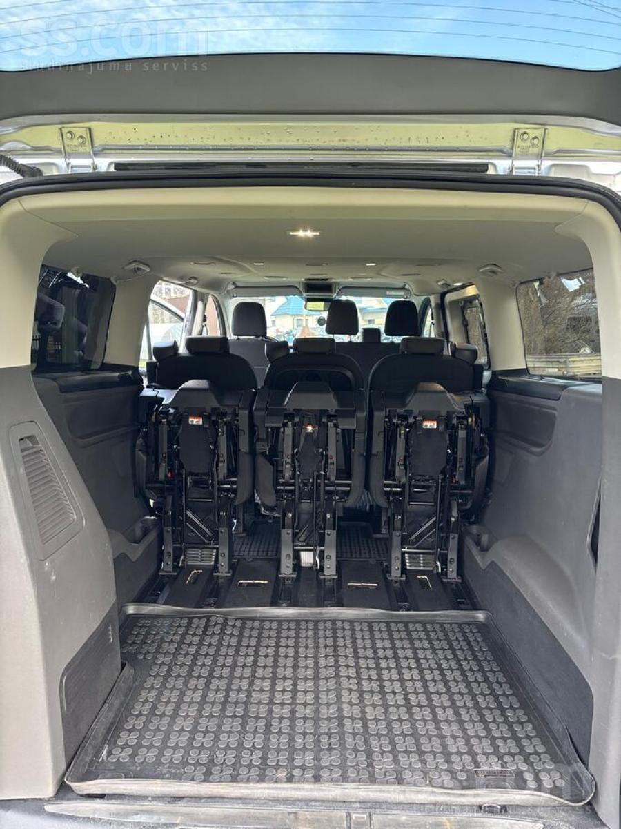 Grey Ford Tourneo 2019 in Riga, with an engine capacity of 2.00 L and mileage of 131 thousand km for 22590 €, photo 12 on AUTOMOTO.COM.LV