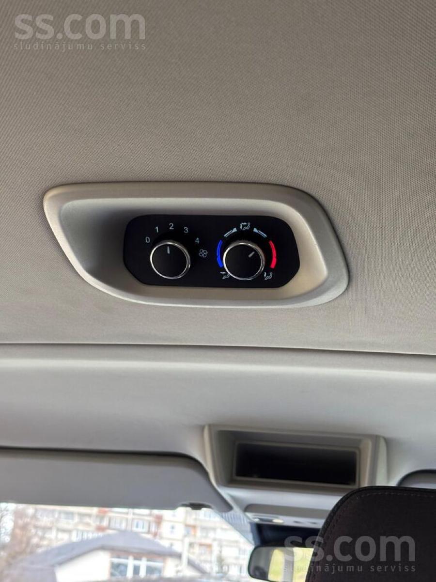 Grey Ford Tourneo 2019 in Riga, with an engine capacity of 2.00 L and mileage of 131 thousand km for 22590 €, photo 14 on AUTOMOTO.COM.LV