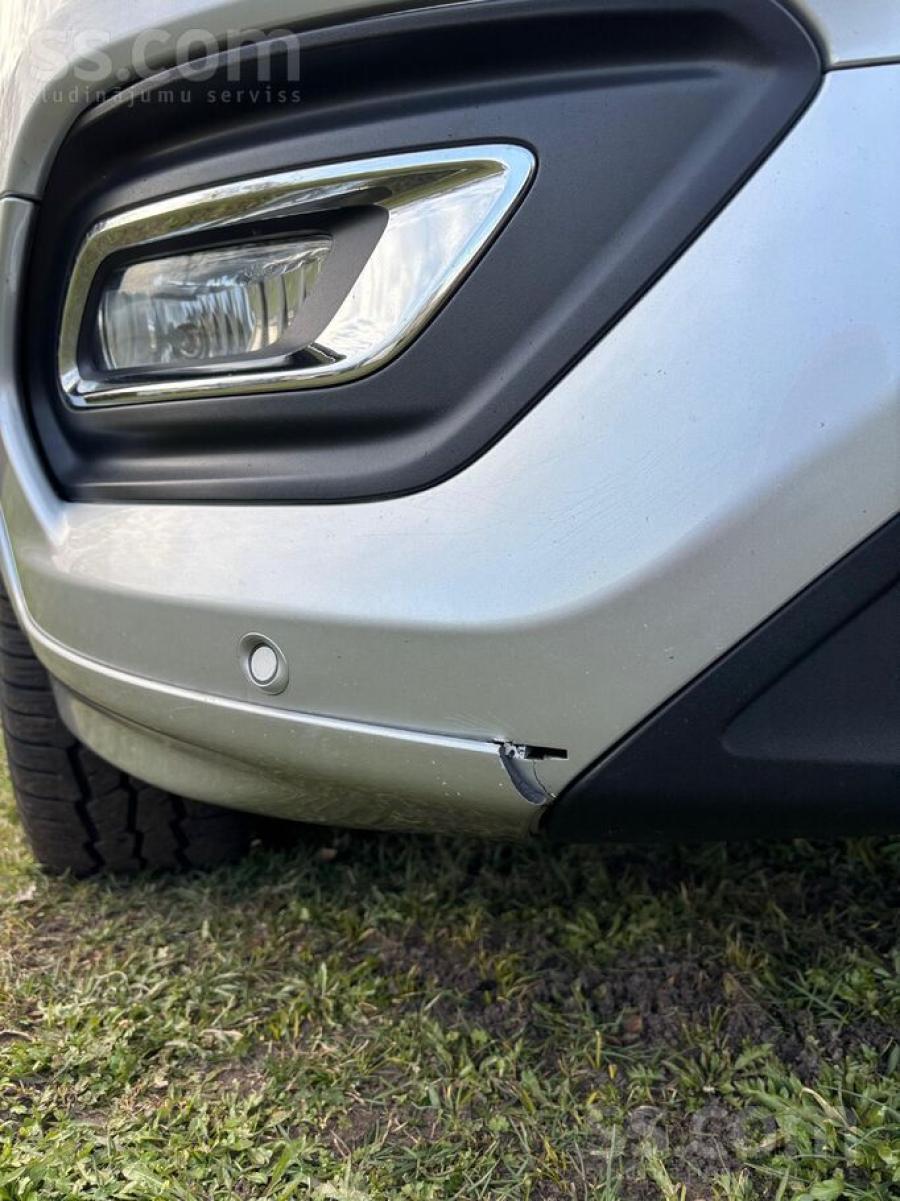 Grey Ford Tourneo 2019 in Riga, with an engine capacity of 2.00 L and mileage of 131 thousand km for 22590 €, photo 18 on AUTOMOTO.COM.LV