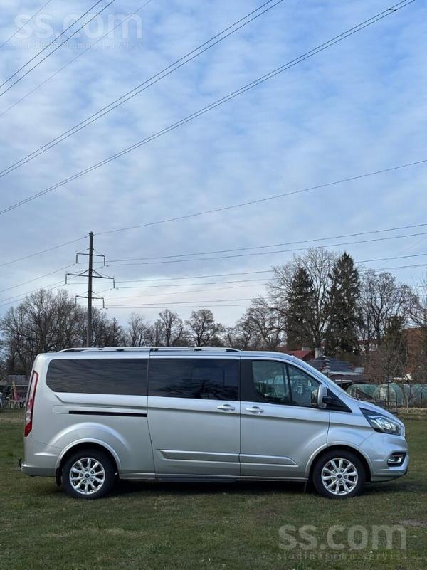 Grey Ford Tourneo 2019 in Riga, with an engine capacity of 2.00 L and mileage of 131 thousand km for 21990 €, photo 3 on AUTOMOTO.COM.LV