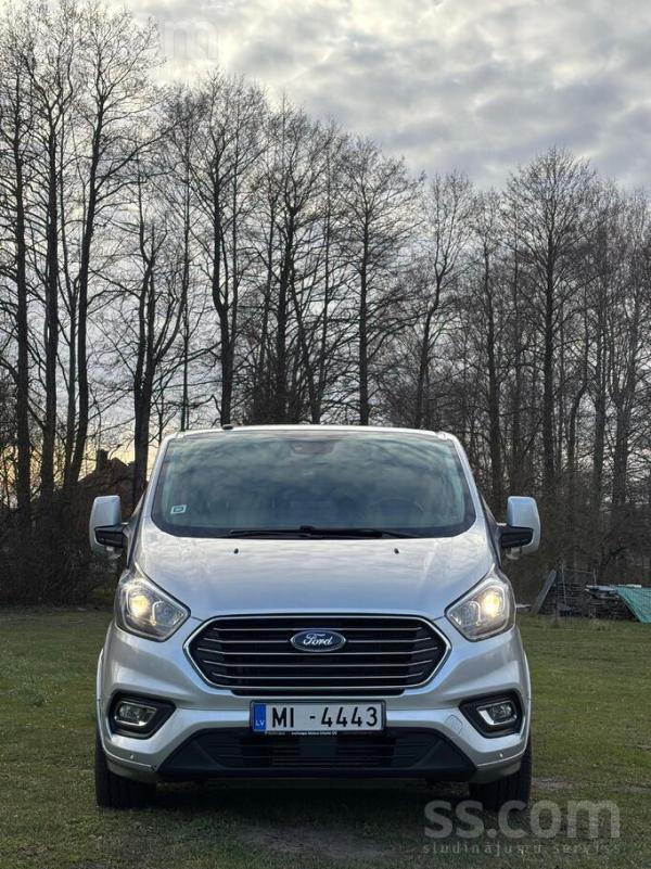 Grey Ford Tourneo 2019 in Riga, with an engine capacity of 2.00 L and mileage of 131 thousand km for 21990 €, photo 5 on AUTOMOTO.COM.LV