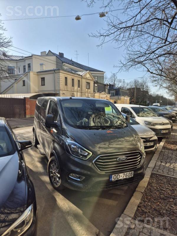 Pelēks Ford Tourneo 2019 Rīga, ar dzinēja tilpumu 2.00 L un nobraukumu 180 tūkst. km par 21500 €, foto 1 vietnē AUTOMOTO.COM.LV
