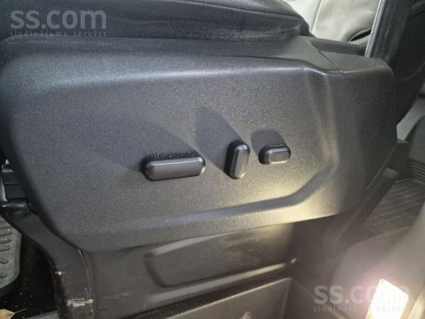 Grey Ford Tourneo 2019 in Riga, with an engine capacity of 2.00 L and mileage of 180 thousand km for 21500 €, photo 6 on AUTOMOTO.COM.LV