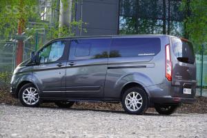 Pelēks Ford Tourneo 2021 Rīga, ar dzinēja tilpumu 2.00 L un nobraukumu 260 tūkst. km par 23990 €, foto 9 vietnē AUTOMOTO.COM.LV