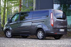 Pelēks Ford Tourneo 2021 Rīga, ar dzinēja tilpumu 2.00 L un nobraukumu 260 tūkst. km par 23990 €, foto 10 vietnē AUTOMOTO.COM.LV