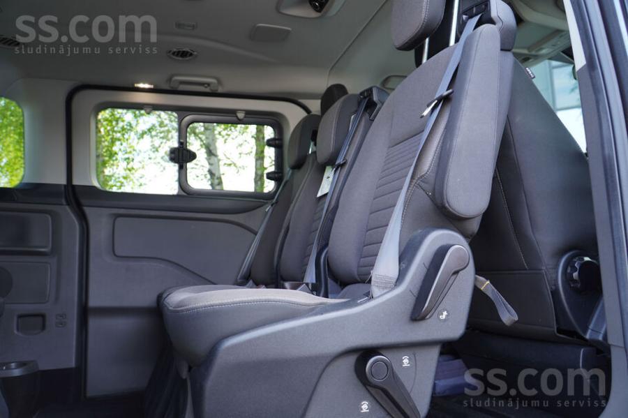 Pelēks Ford Tourneo 2021 Rīga, ar dzinēja tilpumu 2.00 L un nobraukumu 260 tūkst. km par 23990 €, foto 17 vietnē AUTOMOTO.COM.LV