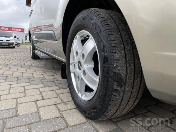 Grey Ford Tourneo 2013 in Talsi, with an engine capacity of 2.20 L and mileage of 258 thousand km for 7900 €, photo 10 on AUTOMOTO.COM.LV
