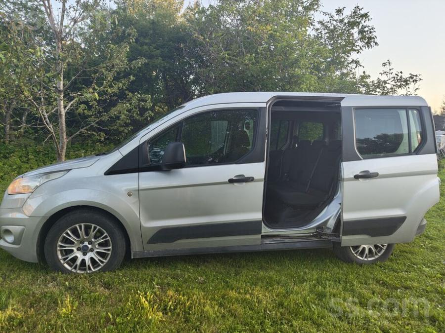Pelēks Ford Tourneo 2014 Rīga, ar dzinēja tilpumu 1.50 L un nobraukumu 328 tūkst. km par 7200 €, foto 6 vietnē AUTOMOTO.COM.LV